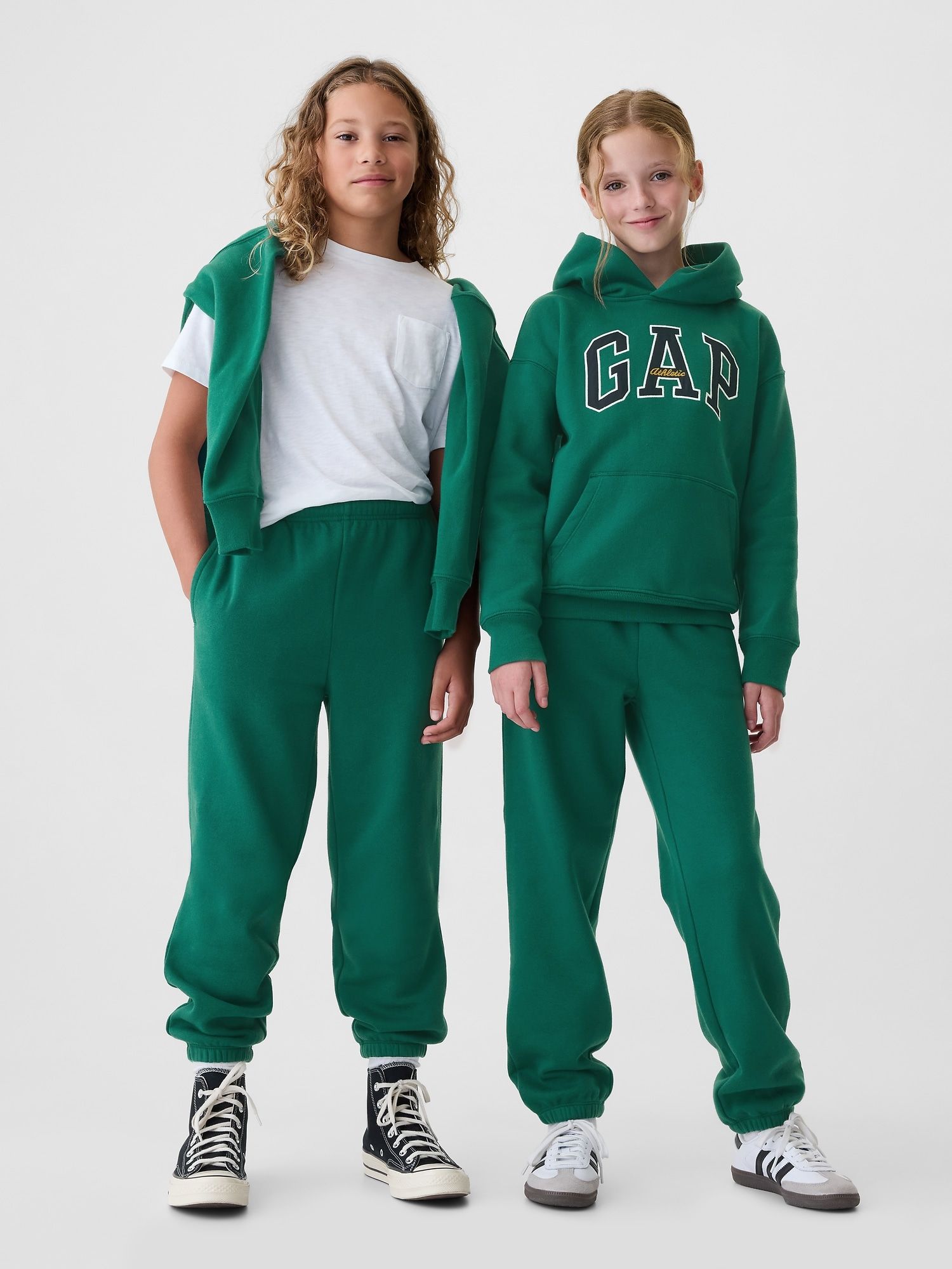 Dětské tepláky Unisex | GAP.cz