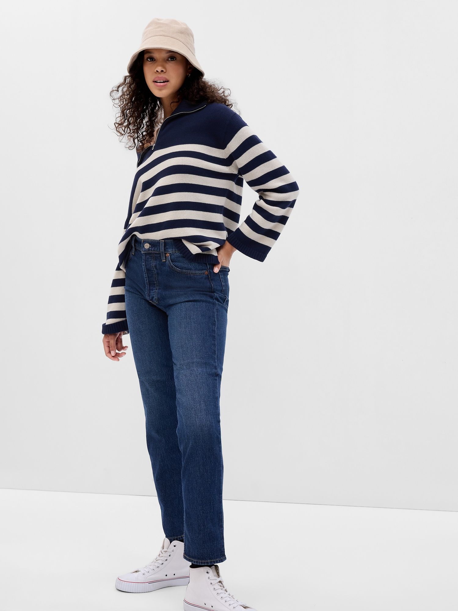 Jeansy straight High Rise Cheeky | GAP.pl