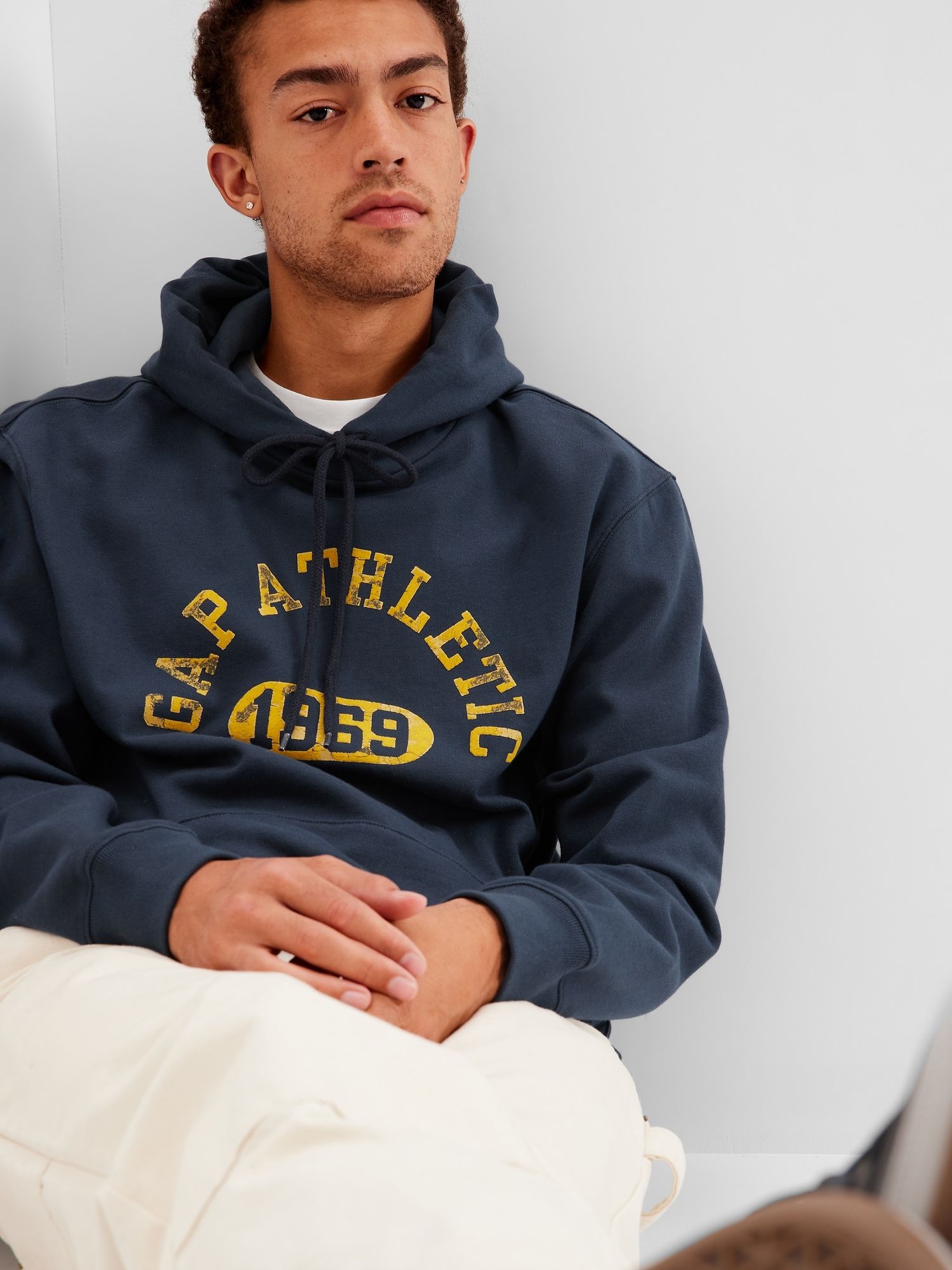 Mikina s kapucí Gap Athletic | GAP.cz