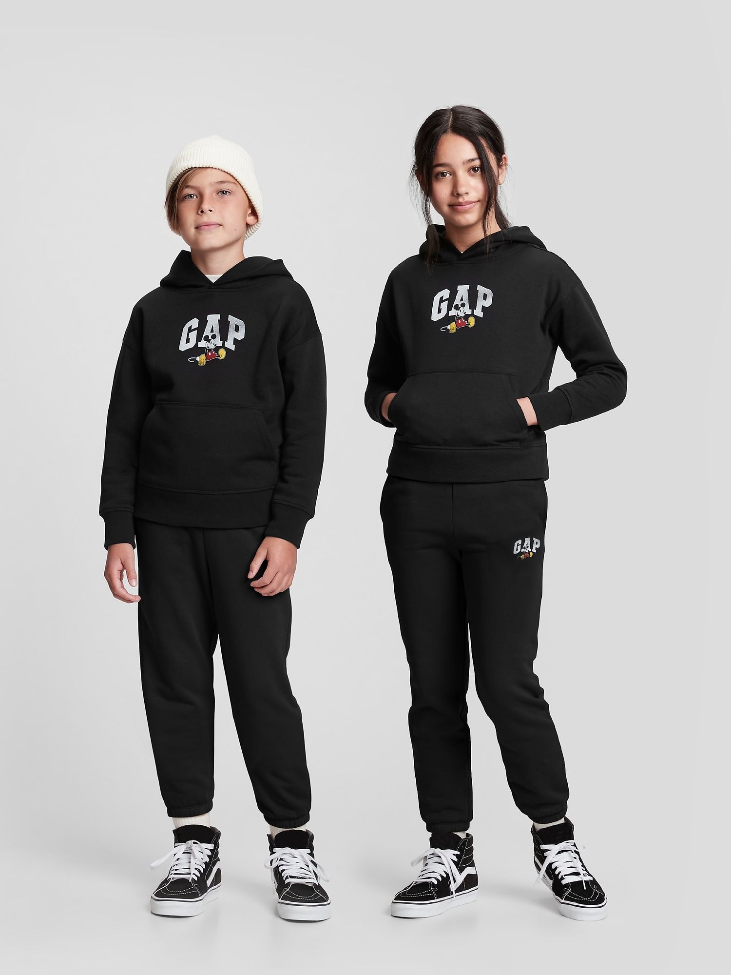 Bluza dziecięca logo GAP & Disney Mickey Unisex | GAP.pl