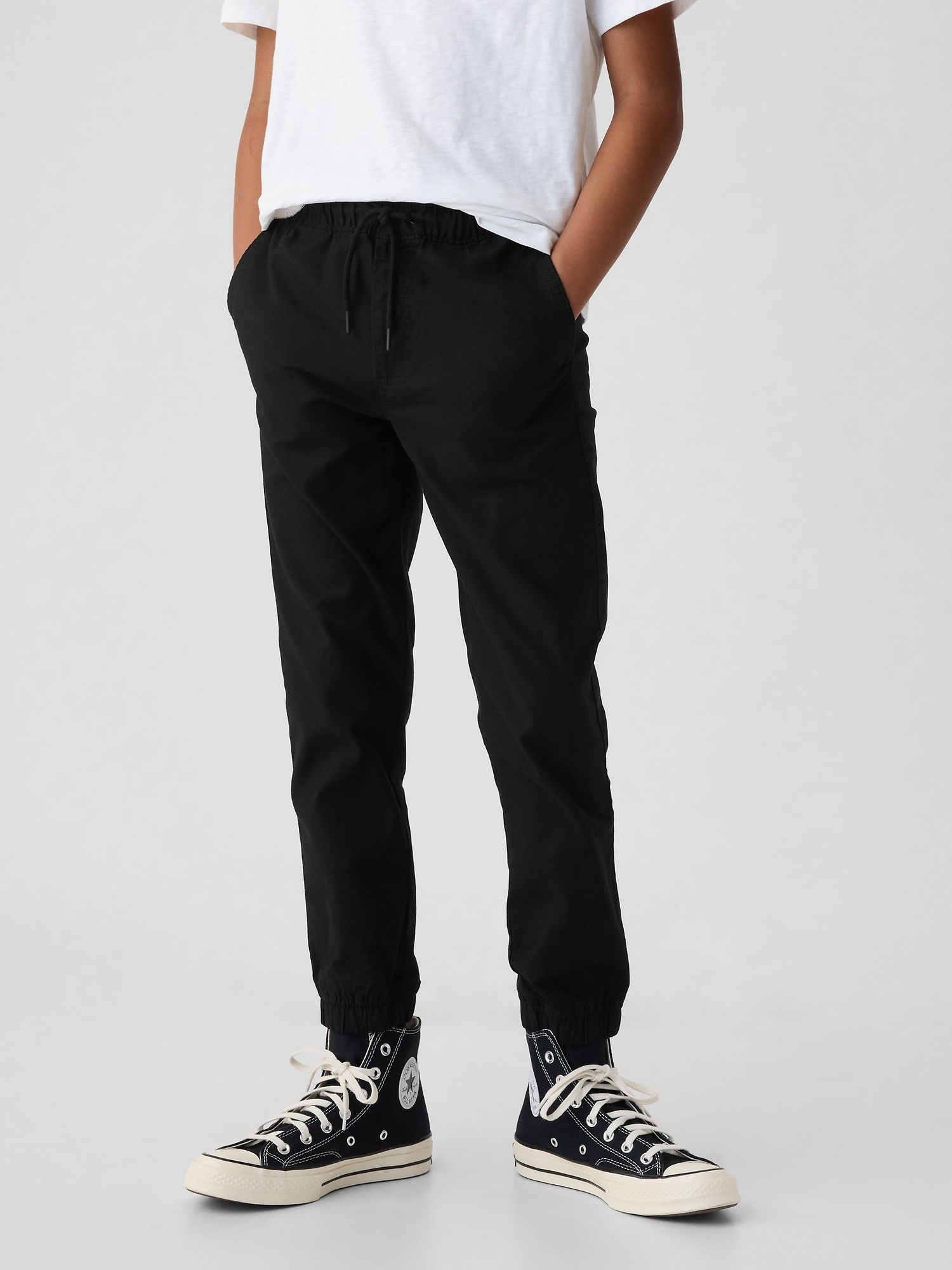 Pantaloni pentru copii joggers | GAP.ro