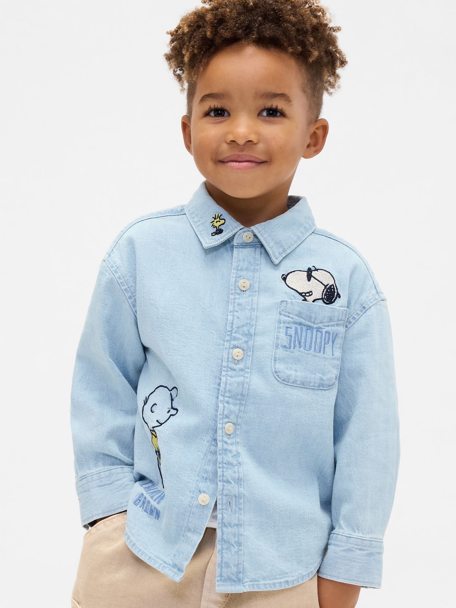 Baby oversize džínová košile Big Shirt Gap & Peanuts Snoopy | GAP.cz